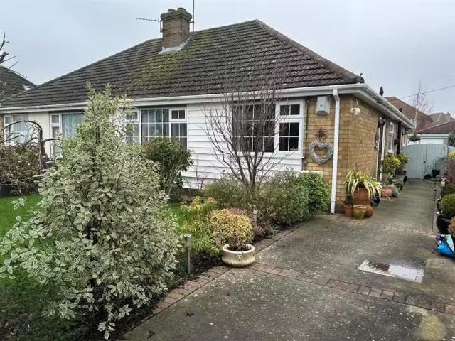 New 1 BA 2 bedroom semi detached bungalow for rent in Worlaby.