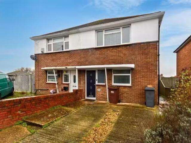 Cheap 1 BA 2 bedroom semi detached house for rent in Churchdal.
