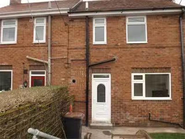 Deal! 1 BA 2 bedroom semi detached house for rent in Braeside.