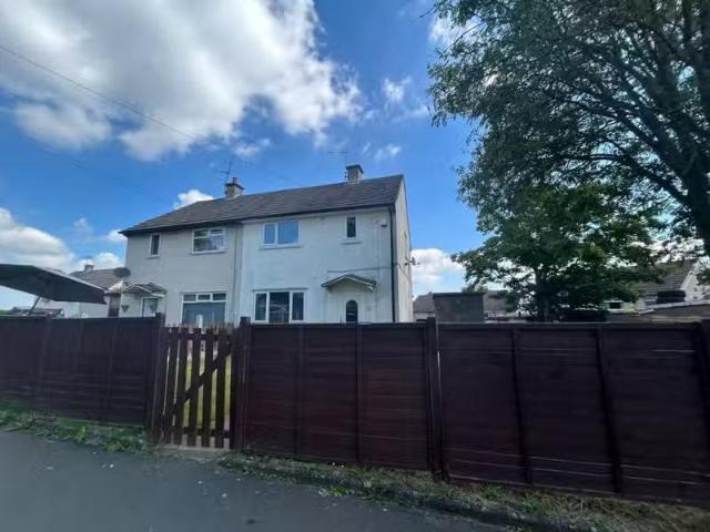 Cozy 1 BA 2 bedroom semi detached house for rent in Nunburnhol.