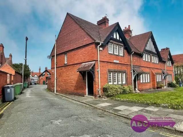 New 1 BA 2 bedroom semi detached house for rent in Wood Street.
