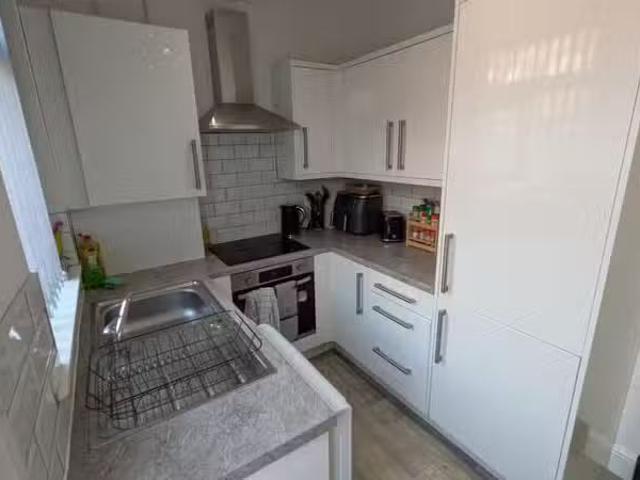 Deal! 1 BA 2 bedroom terraced house for rent in Middleton Road.