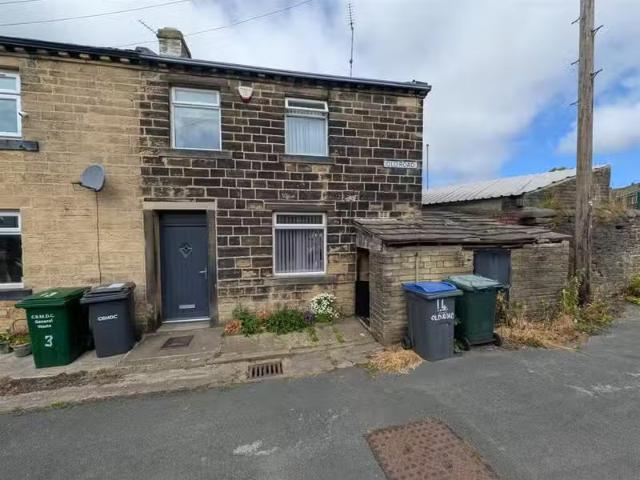 Cozy 1 BA 2 bedroom terraced house for rent in Old Road, Denho.