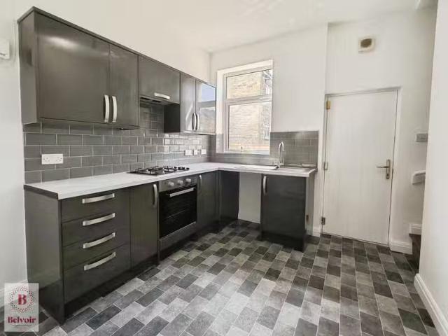Cozy 1 BA 2 bedroom terraced house for rent in Accrington Road.