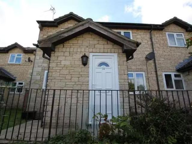 Cozy 1 BA 2 bedroom terraced house for rent in Bainton Close.