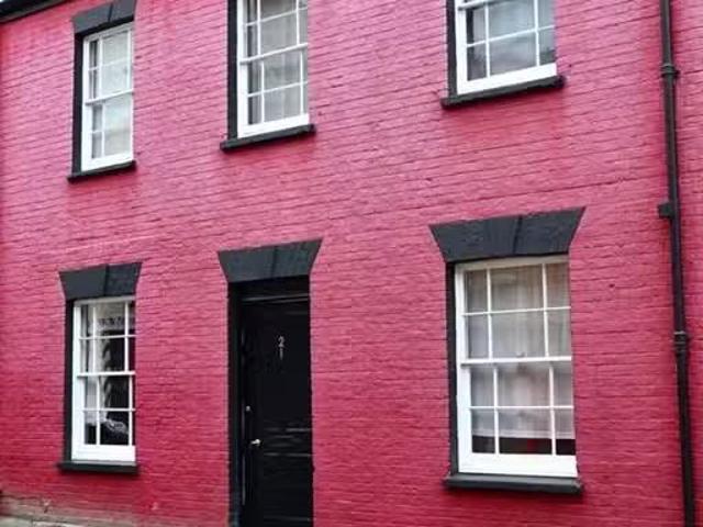 Cozy 1 BA 2 bedroom terraced house for rent in Benedict St, Gl.