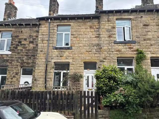Cozy 1 BA 2 bedroom terraced house for rent in Carleton Street.