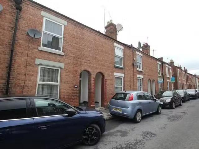 New 1 BA 2 bedroom terraced house for rent in Catherine Street.