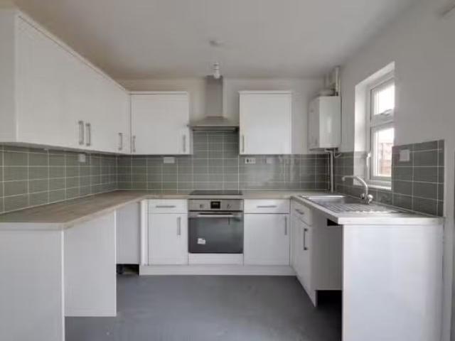 For Rent! 1 BA 2 bedroom terraced house for rent in Cranham Cl.