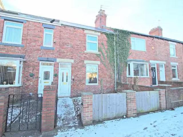 Just in! 1 BA 2 bedroom terraced house for rent in Hawthorn Te.