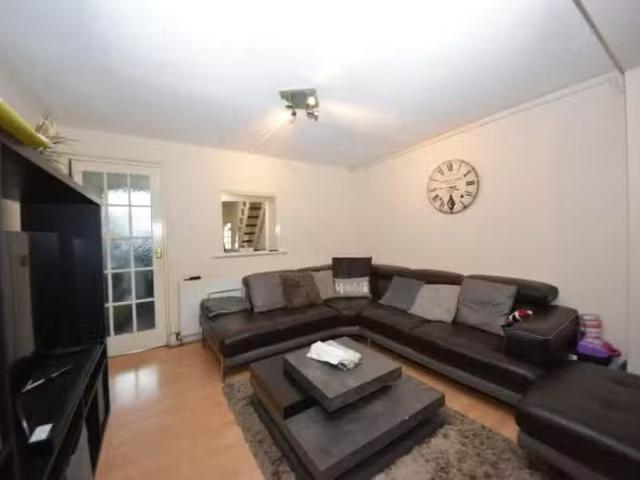 New 1 BA 2 bedroom terraced house for rent in Inglehurst Garde.