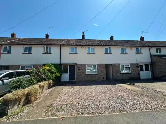 Cozy 1 BA 2 bedroom terraced house for rent in Lawrence Way, C.