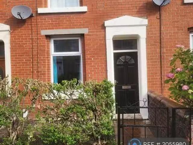 Cozy 1 BA 2 bedroom terraced house for rent in Livesey Branch.