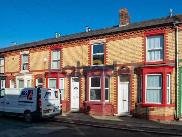 New 1 BA 2 bedroom terraced house for rent in Parton Street, F.