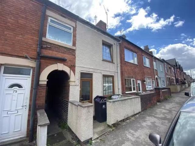 Nice 1 BA 2 bedroom terraced house for rent in Prospect Street.