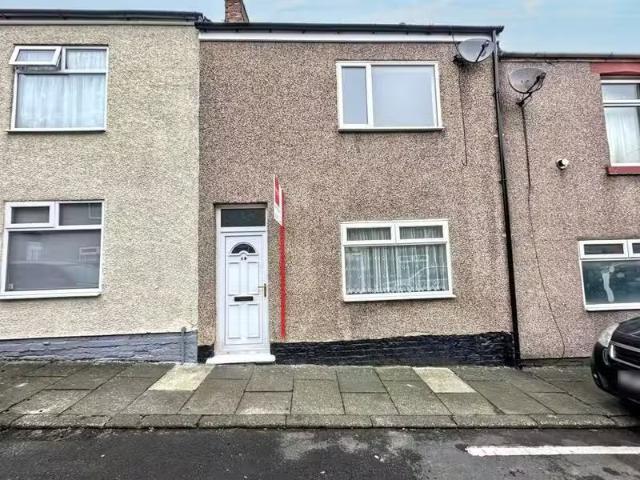 New 1 BA 2 bedroom terraced house for rent in Stratton Street.
