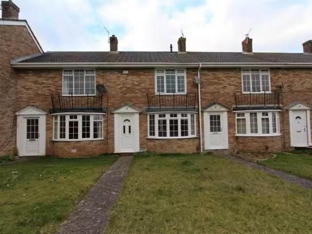 Cozy 1 BA 2 bedroom terraced house for rent in 19 The Brambles.