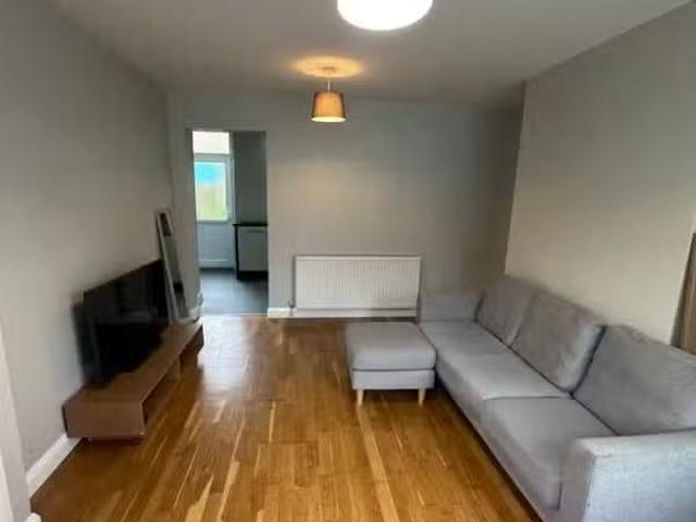 Nice 1 BA 2 bedroom terraced house for rent in 28 Newsome Road.