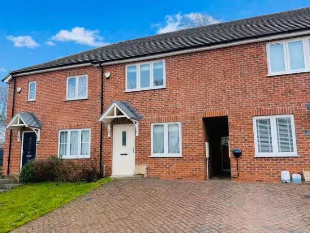 Rental! 1 BA 2 bedroom terraced house for rent in 43 Beechcrof.