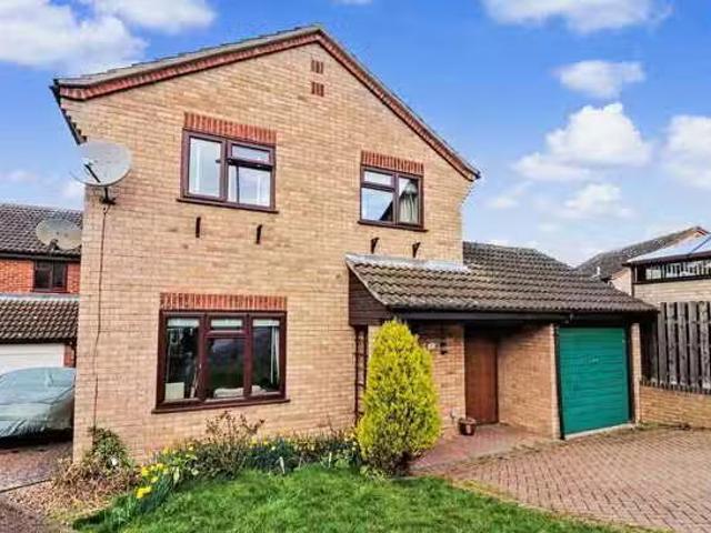 Unique 1 BA 4 bedroom detached house for rent in Hill Crest, B.