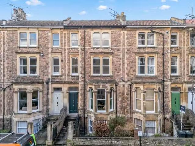 Unique 1 BA 4 bedroom flat for rent in First and second floor.