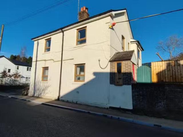 Rental! 1 BA 4 bedroom house for rent in Crewkerne Road, Highe.