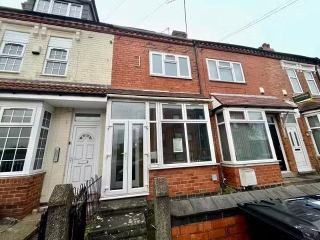 Cozy 1 BA 4 bedroom house for rent in Selly Hill Road, Selly O.