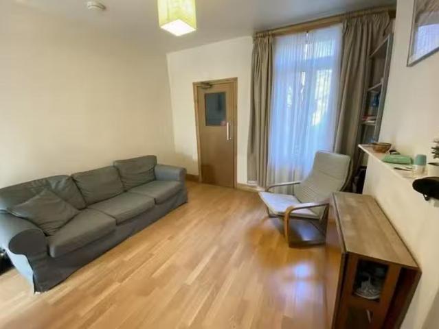 Rental! 1 BA 4 bedroom house for rent in Tiverton Road Copy.