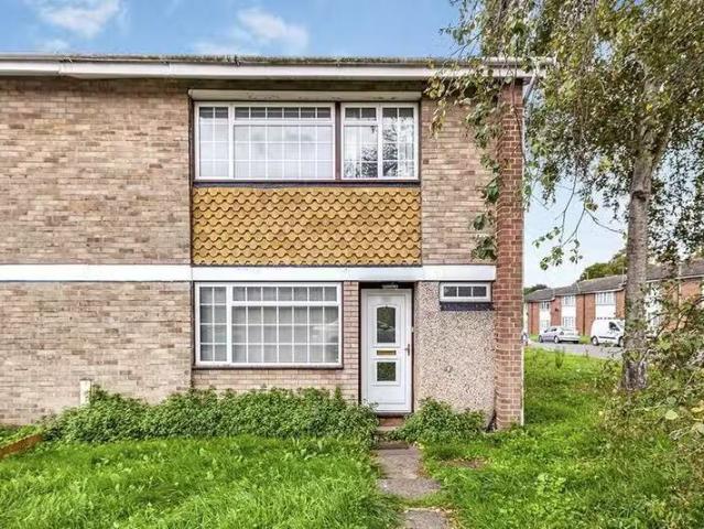 Cozy 1 BA 4 bedroom Semi Detached House to rent, Elmbank Avenu.