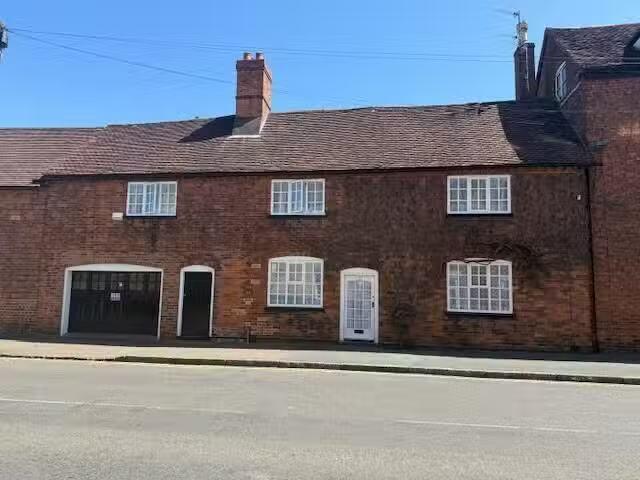 Deal! 1 BA 4 bedroom terraced house for rent in Coleshill, Bir.