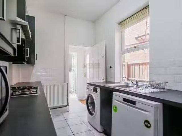 Unique 1 BA 4 bedroom terraced house for rent in Coronation Ro.