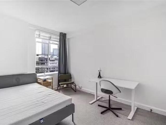Just in! 1 BA Studio apartment for rent in Charterhouse Square.