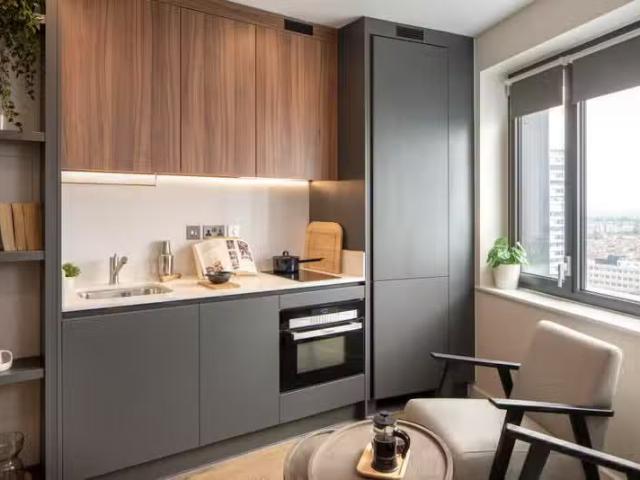 Rental! 1 BA Studio flat for rent in College Road, Croydon, Lo.