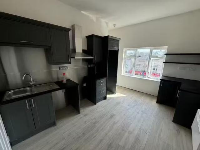 Nice 1 BA Studio flat for rent in Cape Hill, Smethwick, Birmi.
