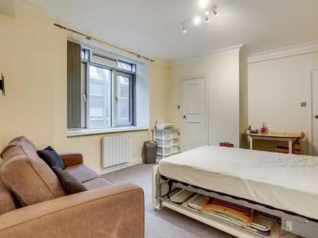 Nice 1 BA Studio flat for rent in Fetter Lane, City, London, E.