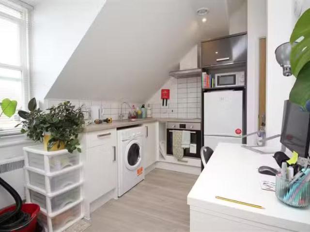 Just in! 1 BA Studio flat for rent in Havelock Street, Canterb.