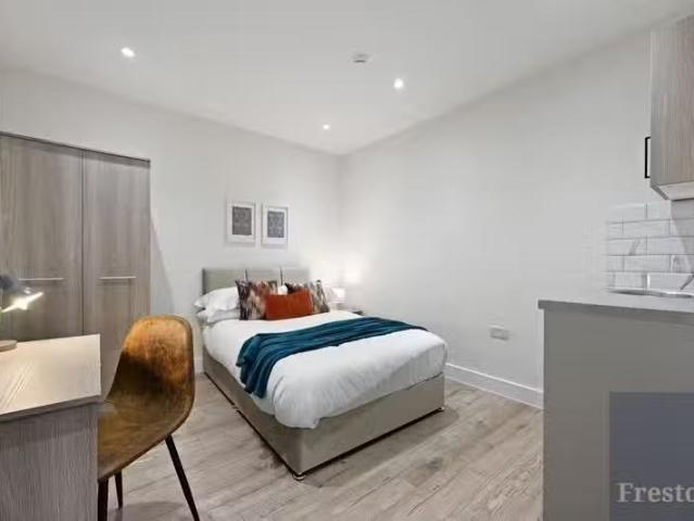 Cozy 1 BA Studio flat for rent in Oakmere Avenue, Potters Bar.