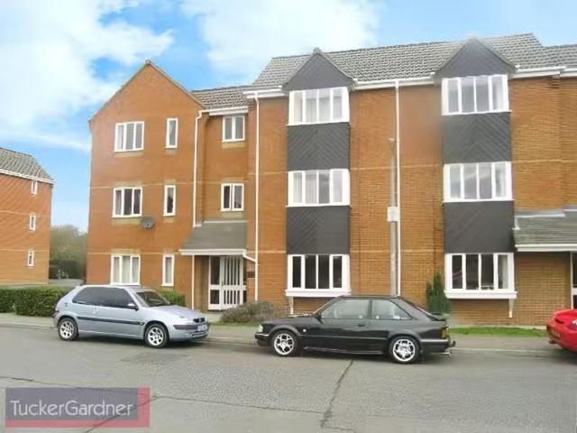 Just in! 1 BA Studio flat for rent in Lucerne Close, Cambridge.