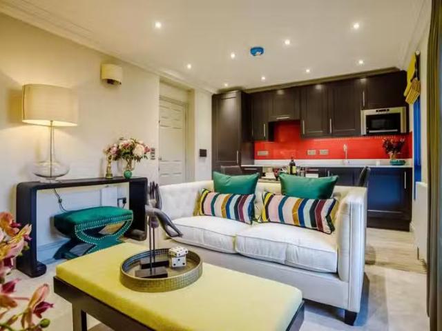 Unique 1 BA Studio flat for rent in Merchant House, GL7