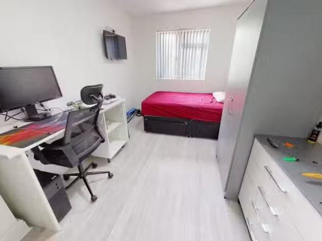 Nice 1 BA Studio flat for rent in Studio 3, 176 Bournbrook Roa.