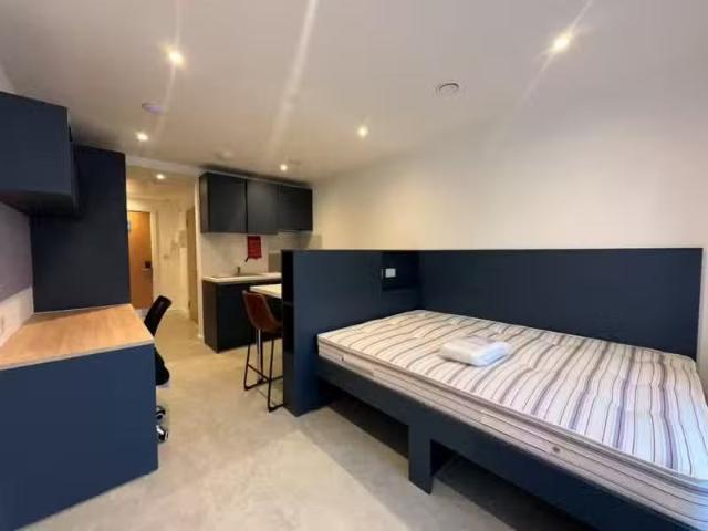 Rental! 1 BA Studio flat for rent in St Peters Street, Westgat.