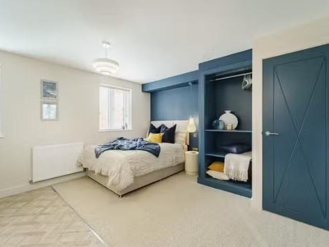 Charming 1 BA Studio flat for rent in Room 3, Brighton Road, D.