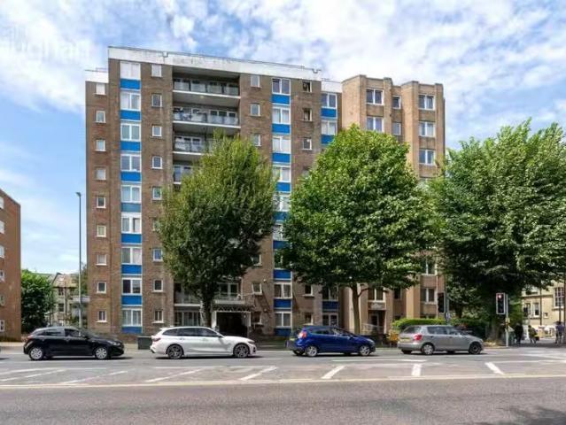 Just in! 1 BA Studio flat for rent in The Drive, Hove, East Su.