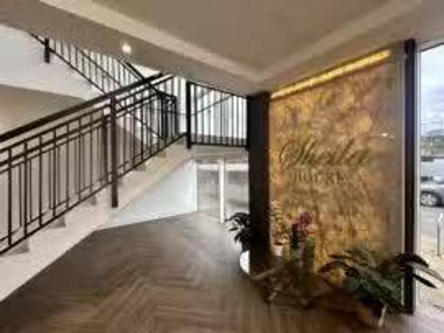 Cozy 1 BA Property & Houses to Rent: Sheila House, Fleet, Hamp.