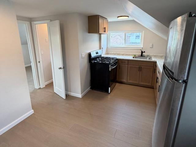 Cozy 1 Bd across the street from Hospital | 400 E