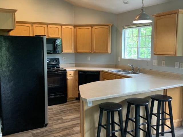 Cozy 1 Bed Bath Condo Room in Bluffdale | Availab