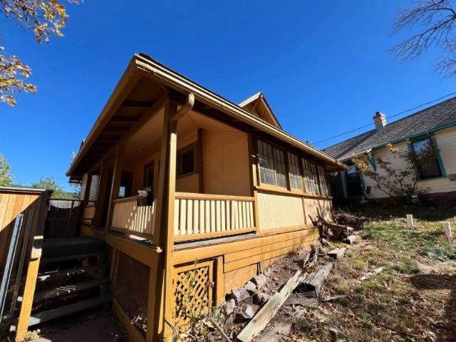 Cozy 1 Bed Bath Single Family Home in Manitou Spri