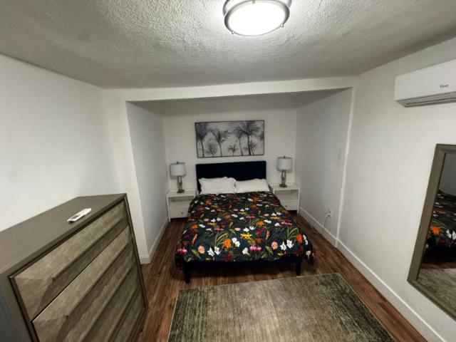 Cozy 1 Bed Bath Room in MiamiFL_$mo_Available 025