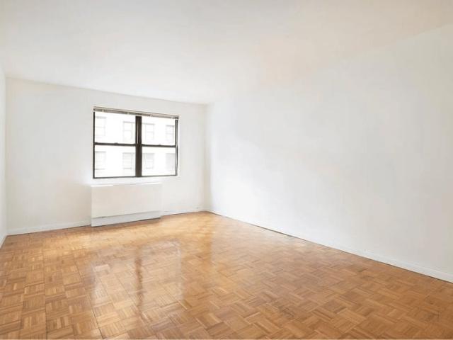 Cozy 1 Bed Condo in Prime Location | 1 Bath | New