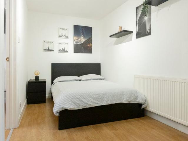 Cozy 1 Bed Flat Gas & Water Included! No Fee